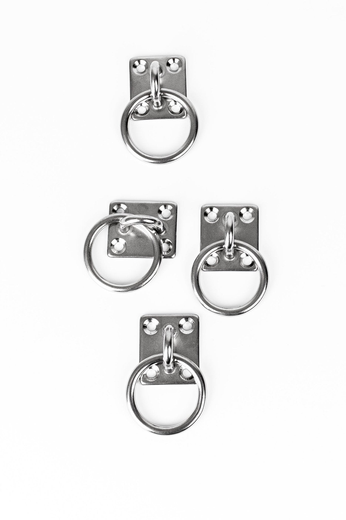 Set of 4 Hitching Rings with Plate